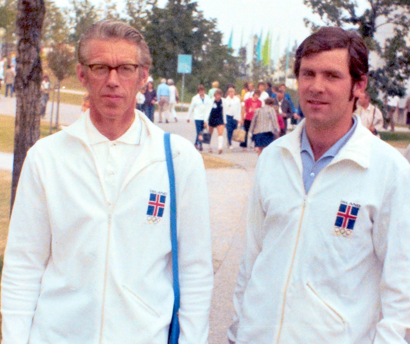 ÓL Í 50 ÁR: Hjalti gaf sjóvettlinga og Geir með handleggi á „kúluliðum ...