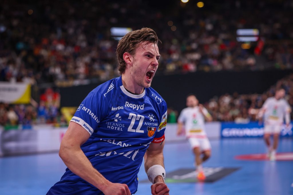 Molakaffi: Sigvaldi, Dagur, Róbert, Harpa, Ólafur, Dagur, Bjarki, Elín ...