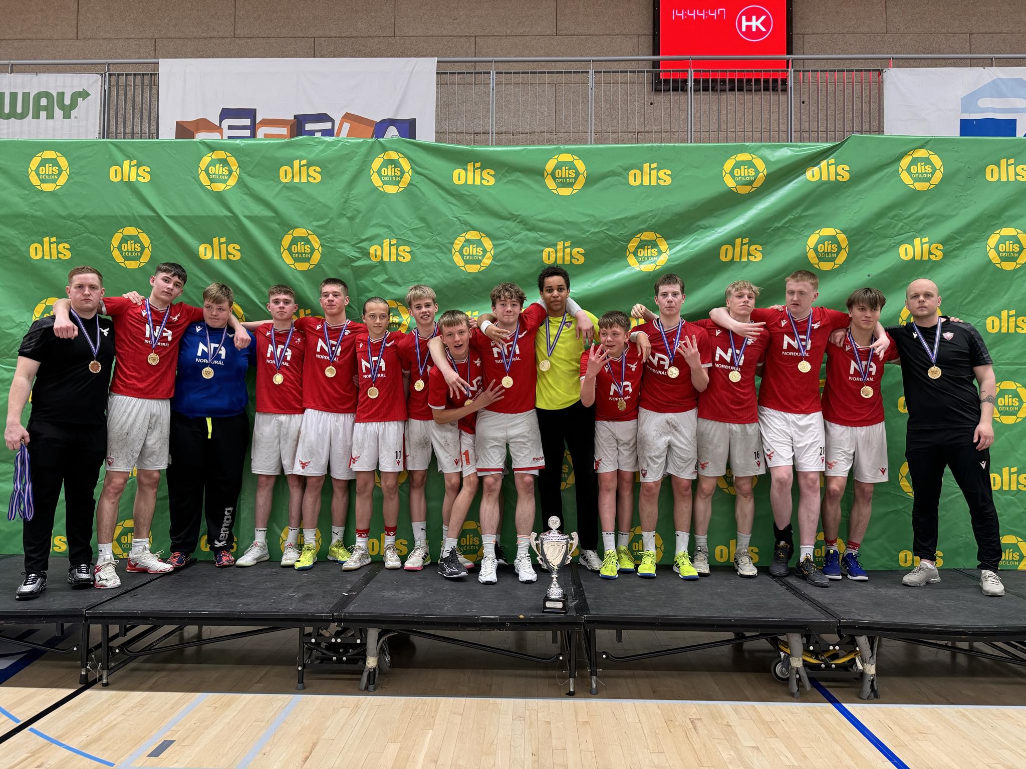 4. fl.kk: Valur Íslandsmeistari – FH hlaut silfurverðlaun | Handbolti.is