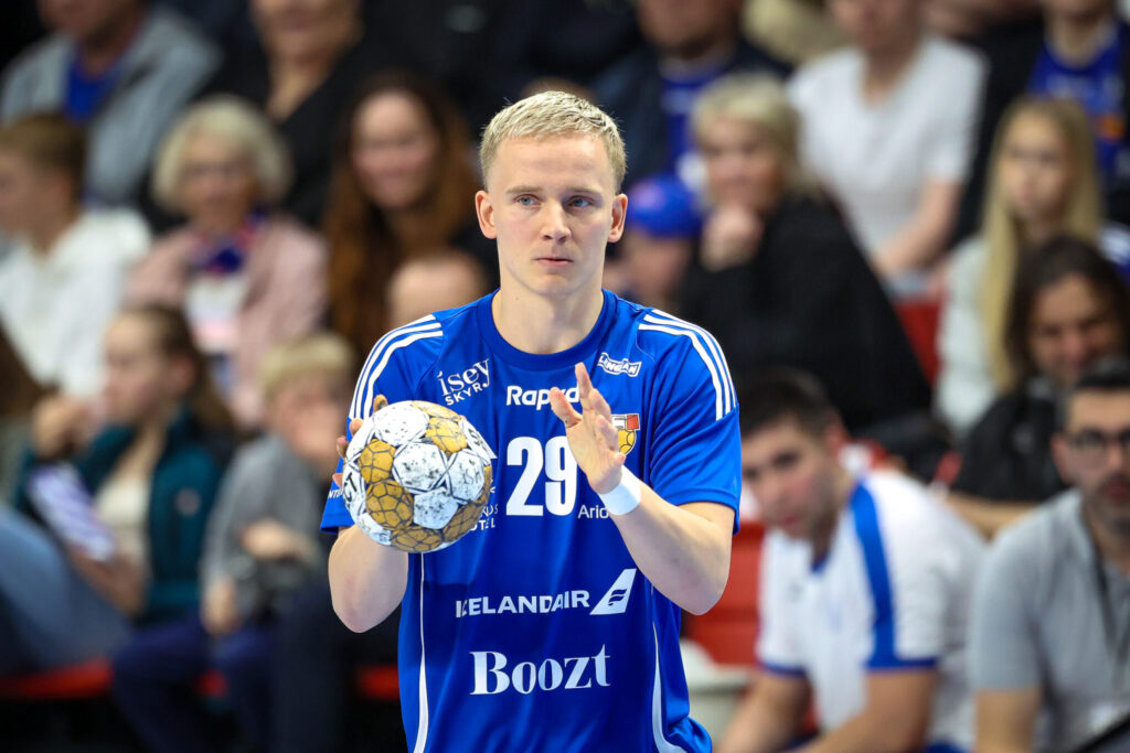 Handarbrotinn og missir af úrslitaleik bikarsins | Handbolti.is