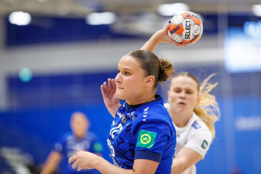 Vaka Líf sleit krossband | Handbolti.is